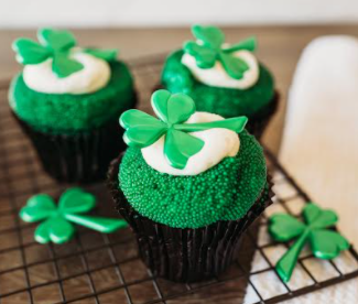 Chocolate Whiskey Irish Cream Cupcakes | Hapa Bakery