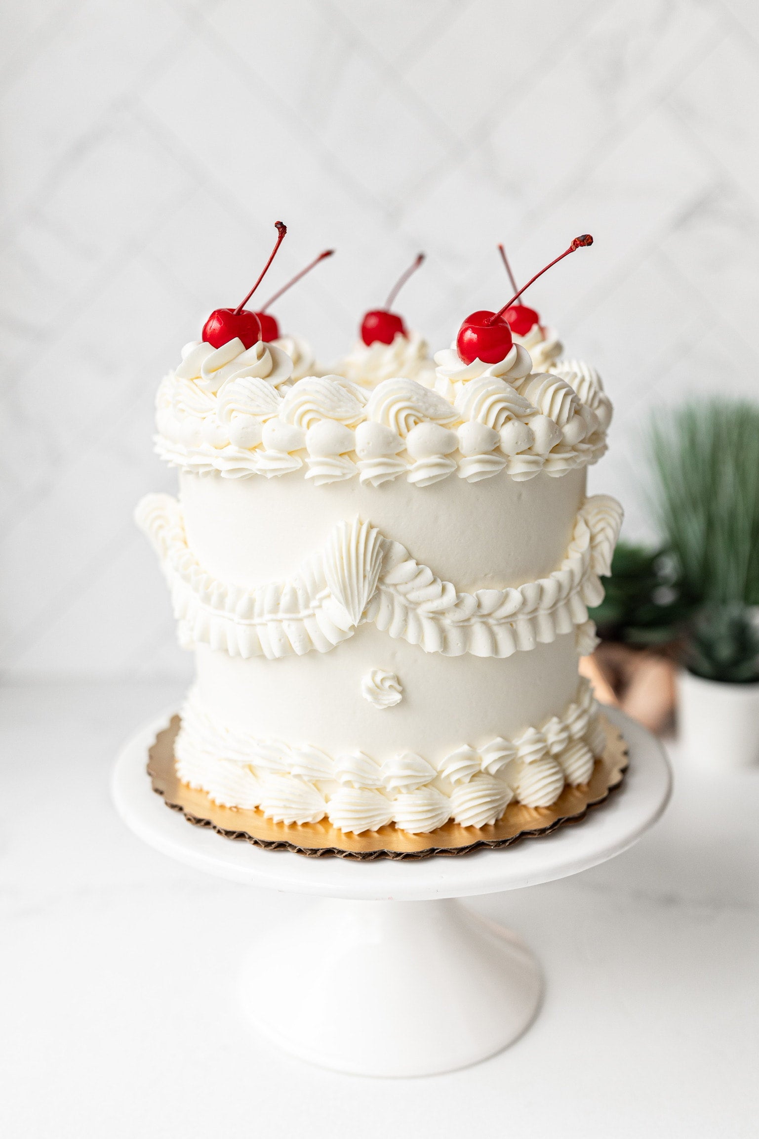 White Vintage Cake- Round | Hapa Bakery