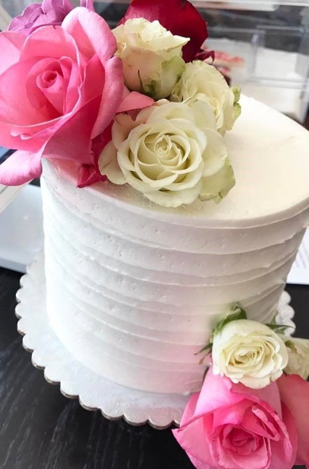 Horizontal Design Cake - Hapa Cupcakes & Bakery - Orange County, CA ...